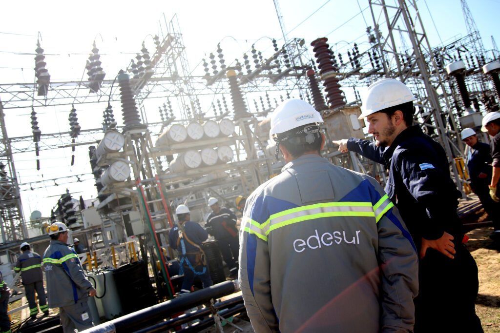 Más obras para 160 mil vecinos de Lanús y Avellaneda - Edesur